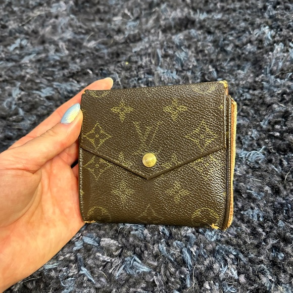 Louis Vuitton | Bags | Vintage Lv Monogram Compact Wallet | Poshmark
